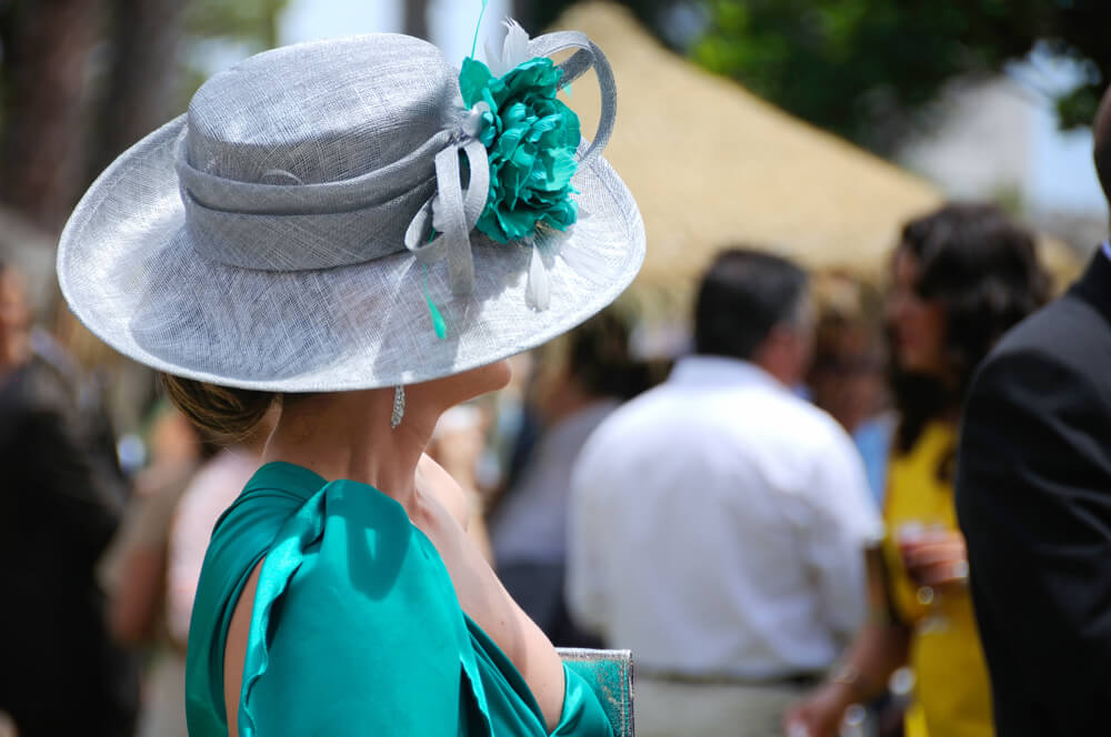 Quel chapeau porter à un mariage pour une femme